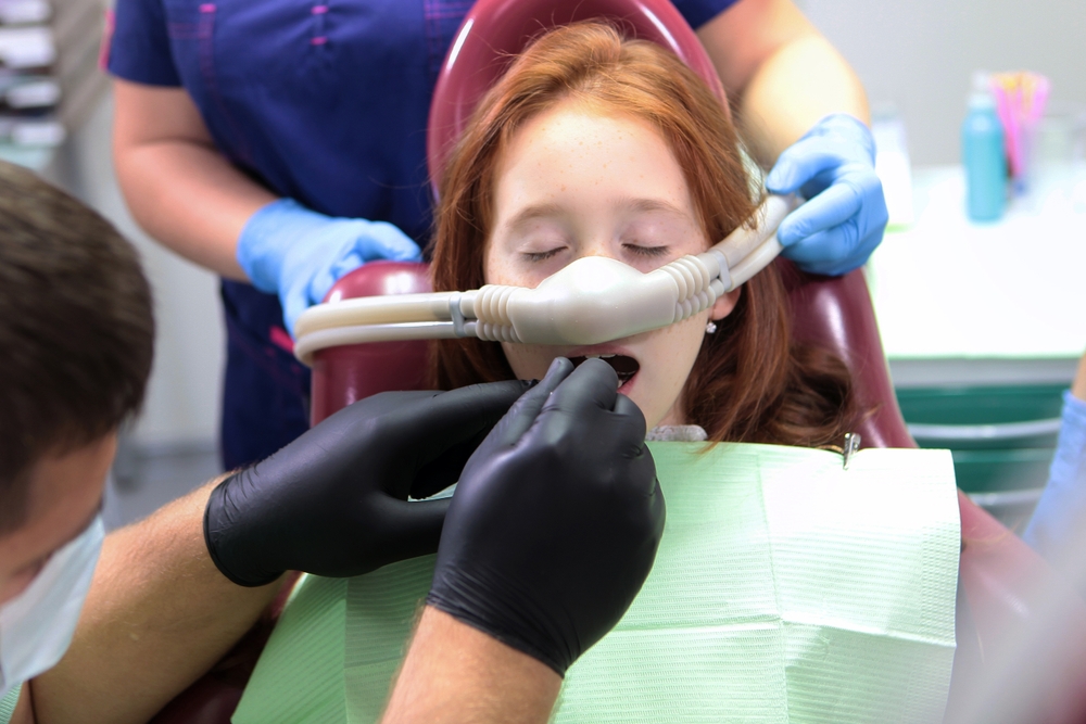 Dental Anxiety? IV Sedation vs Nitrous Oxide Explained